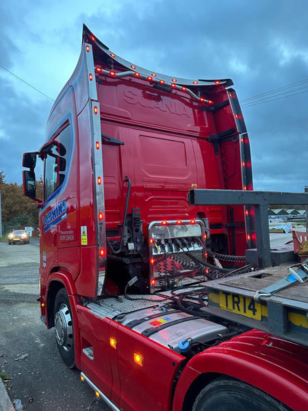 SCANIA NEXT GEN BACK CAB LIGHT BAR 7 LED ( TOP ) – Teddy Lightbars