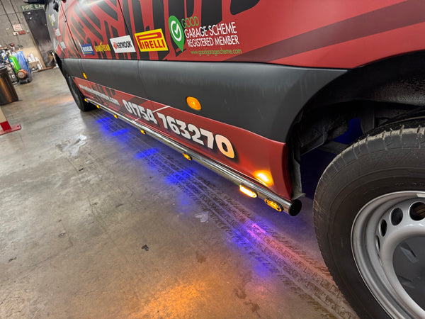 MERCEDES SPRINTER MWB 2018 - ON SIDE LIGHT BAR 6 AMBER LED – Teddy ...