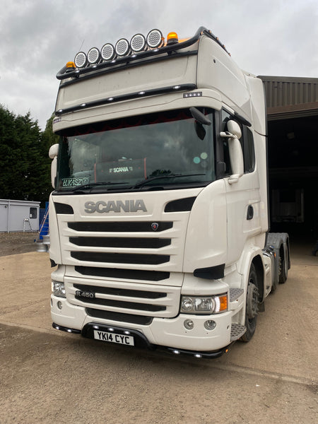 SCANIA R LOW BUMPER LIGHT BAR 12 LED – Teddy Lightbars