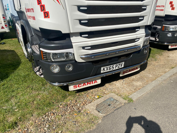 SCANIA R LOW BUMPER LIGHT BAR 9 LED – Teddy Lightbars